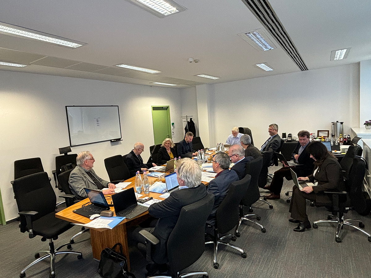 Élvonalbeli nemzetközi kutatók értékelték a HUN-REN TTK-t | HUN-REN